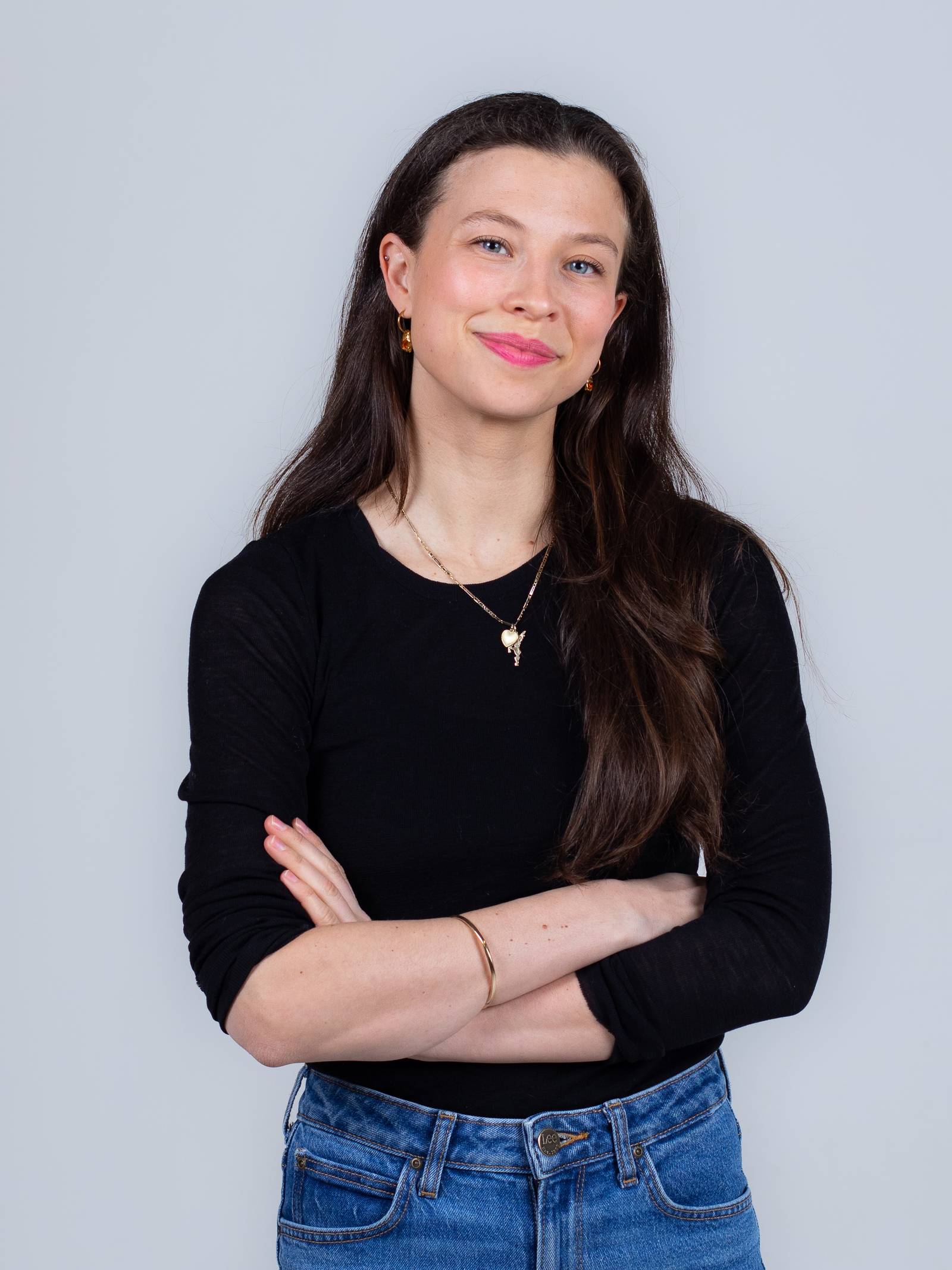 Gullsmed selger vintage smykker – Tise merker en økning – NRK Nordland