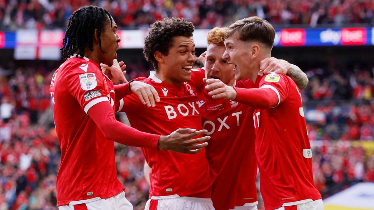 Nottingham Forest til Premier League etter kontroversiell VAR ...