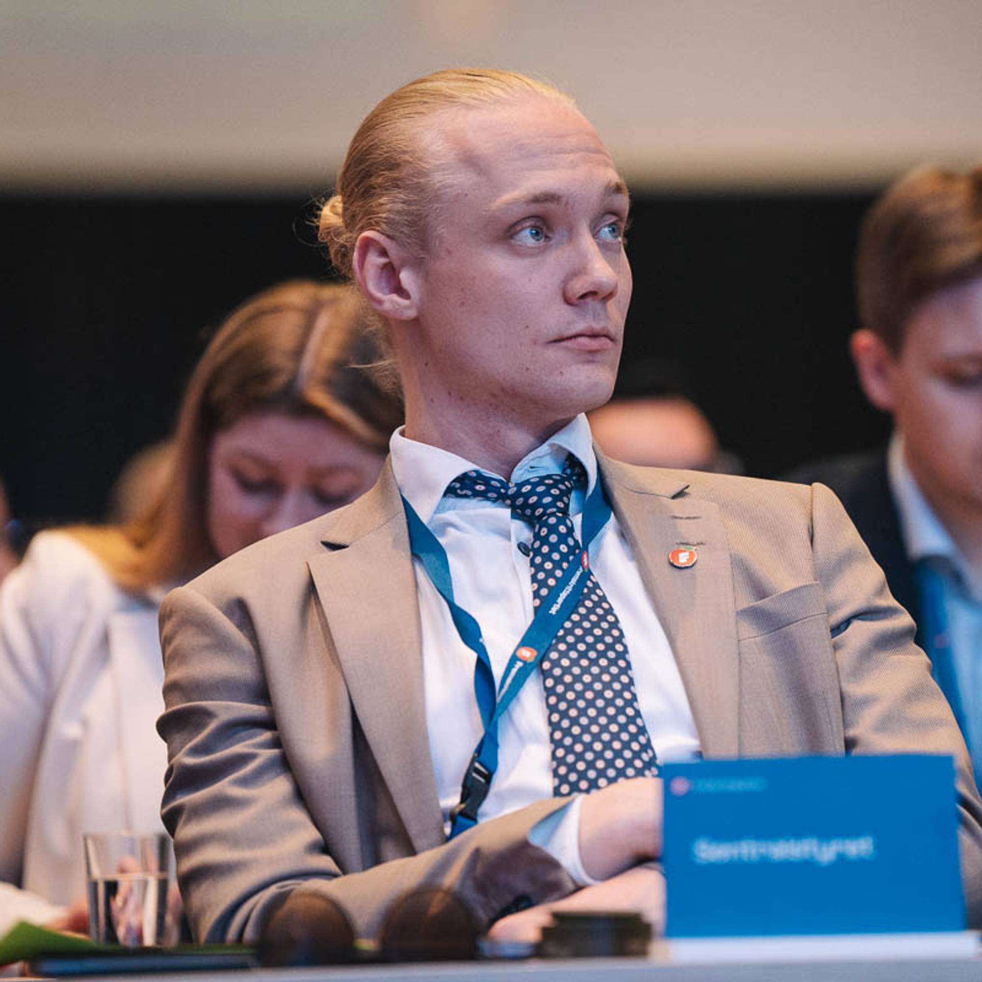 Politiet fant bruker­utstyr og lynlås­poser hjemme hos Velle – NRK ...