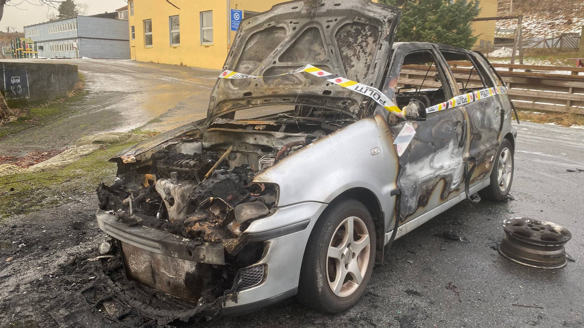 Voldshendelser og bilbrann natt til søndag – NRK Møre og Romsdal ...