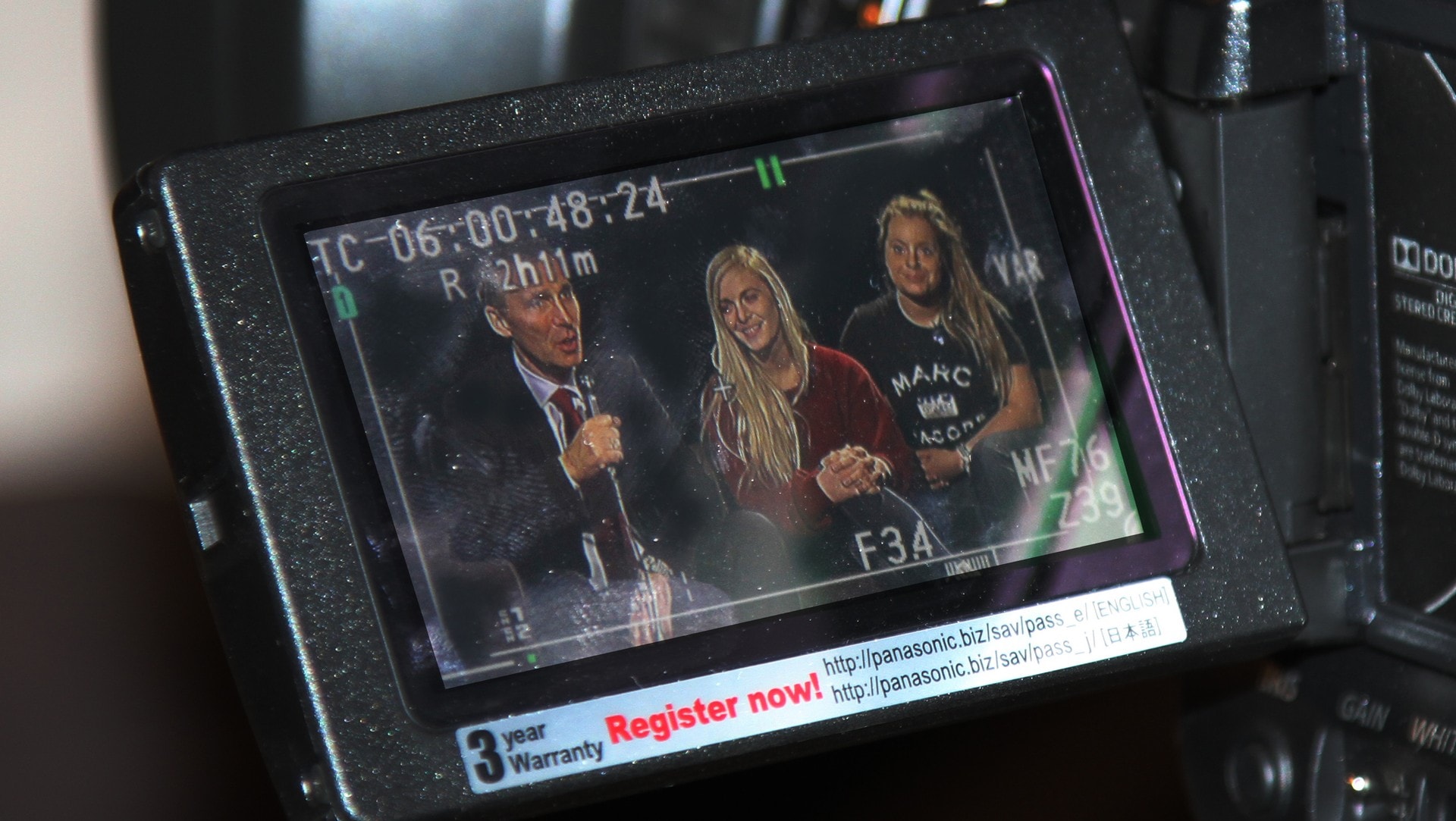 Statsminister Jens Stoltenbergs besøker Charlottenlund vgs. – NRK