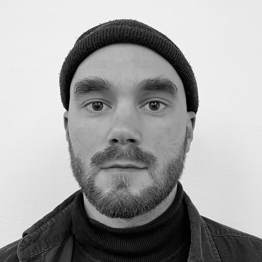 Carl (16) ble ranet med kniv på bussen i Drammen – Frp vil ha strengere ...