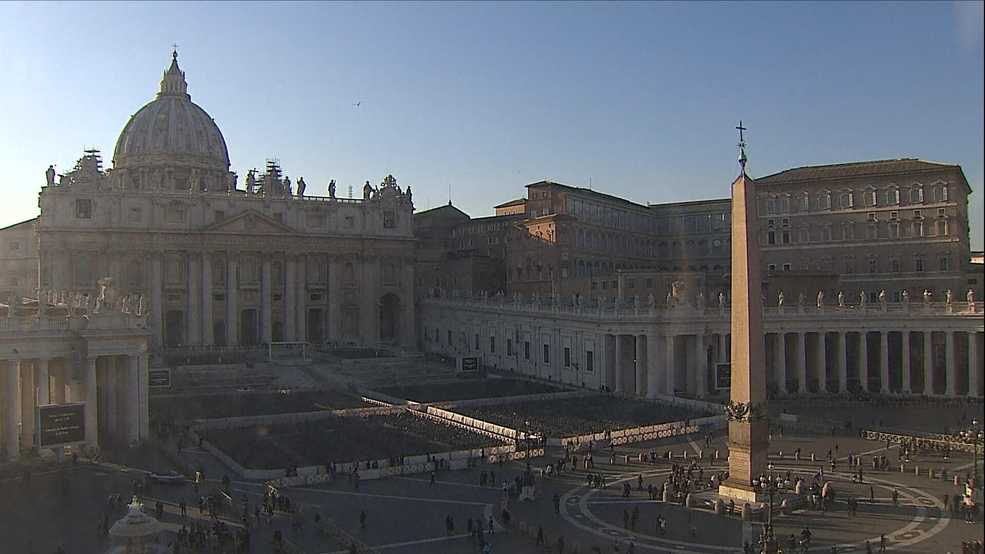 Paven markerer askeonsdag i Roma – Siste nytt – NRK