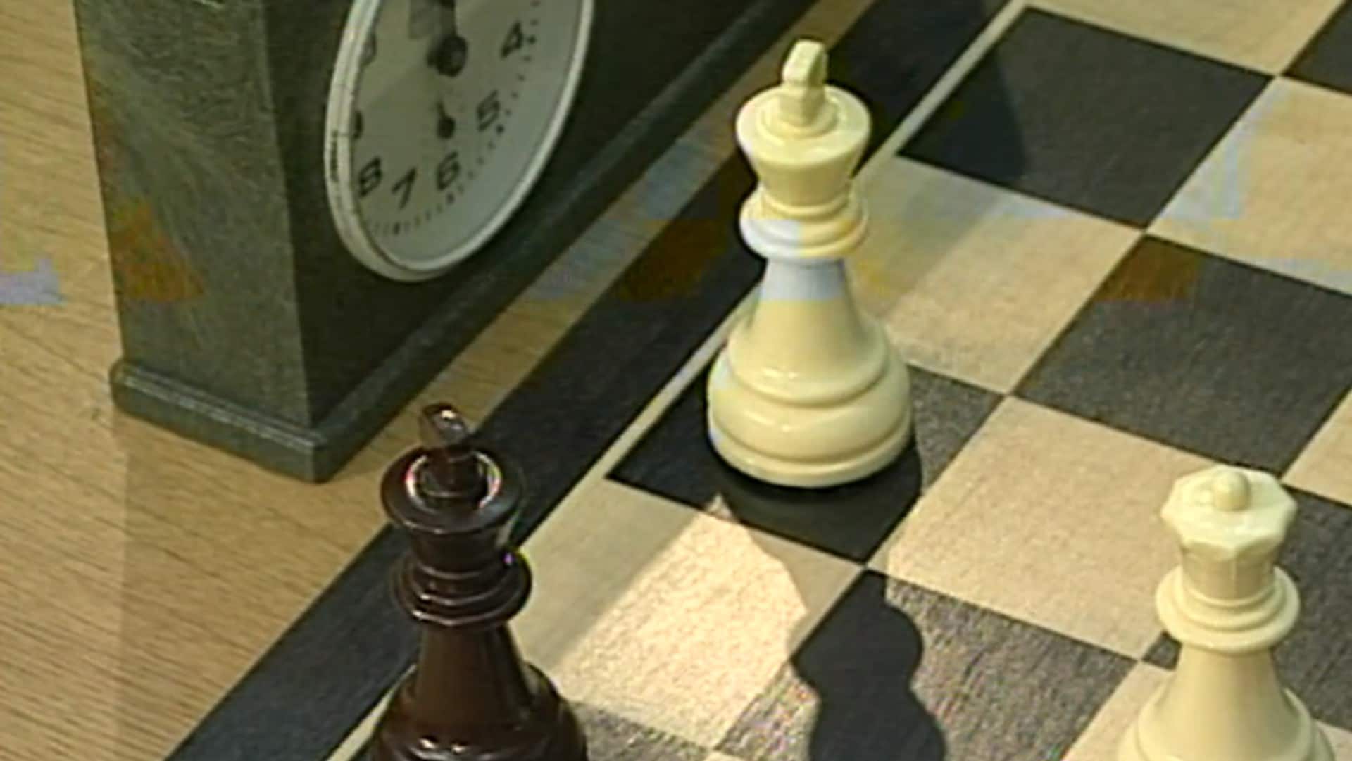 Sjakk med Simen - NRK TV