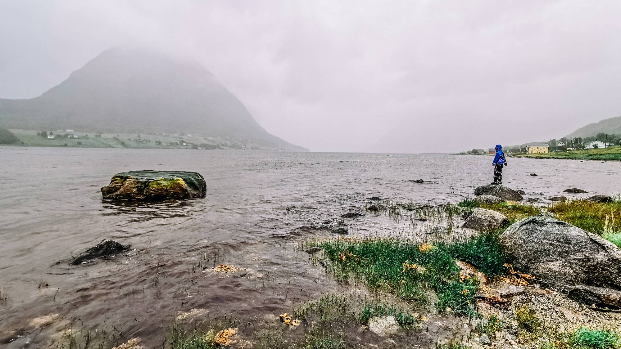 Hvor langt over bakken svever skyene? – Yr