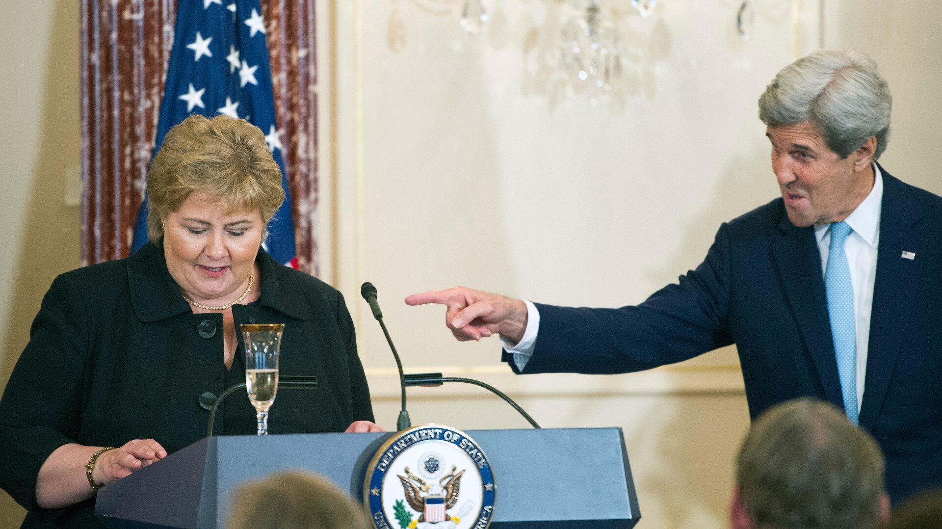 Kerry møter Solberg – Siste nytt – NRK