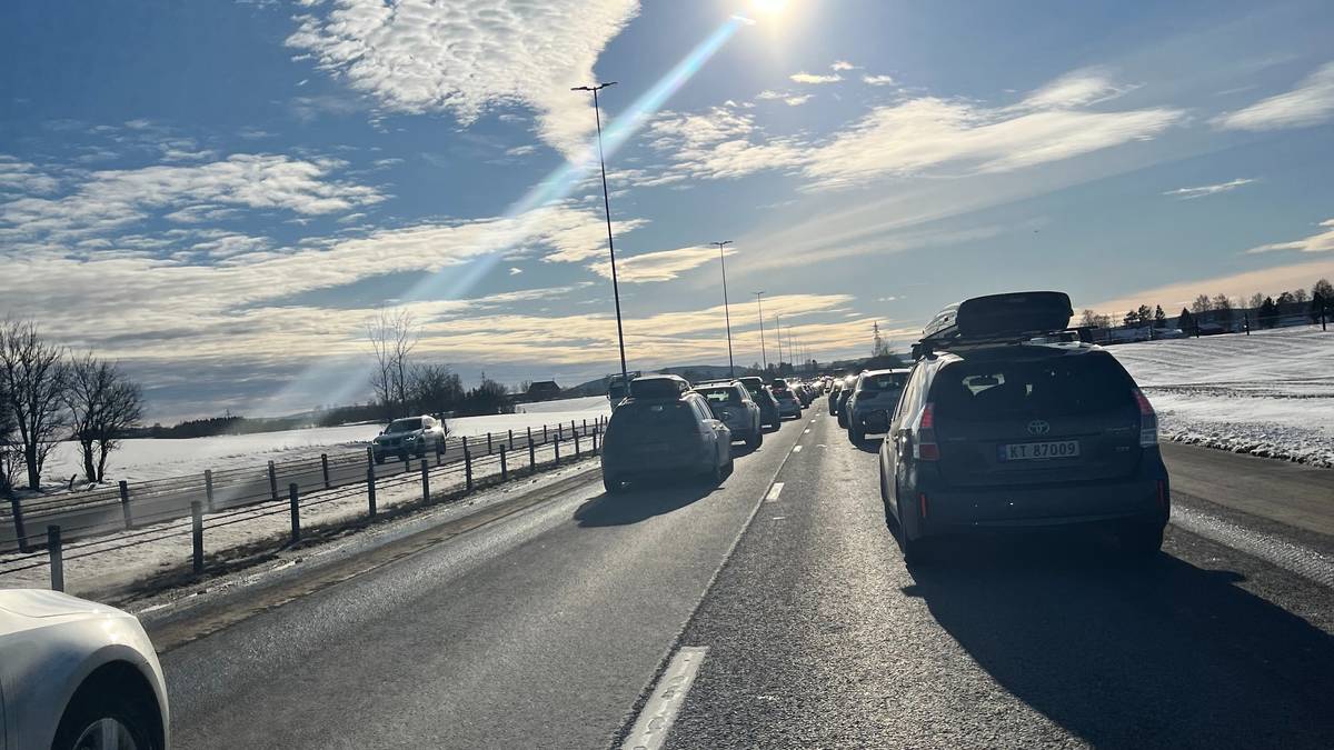 Kjedekollisjon ved Kløfta:– Flere kilometer lang kø – Stor-Oslo