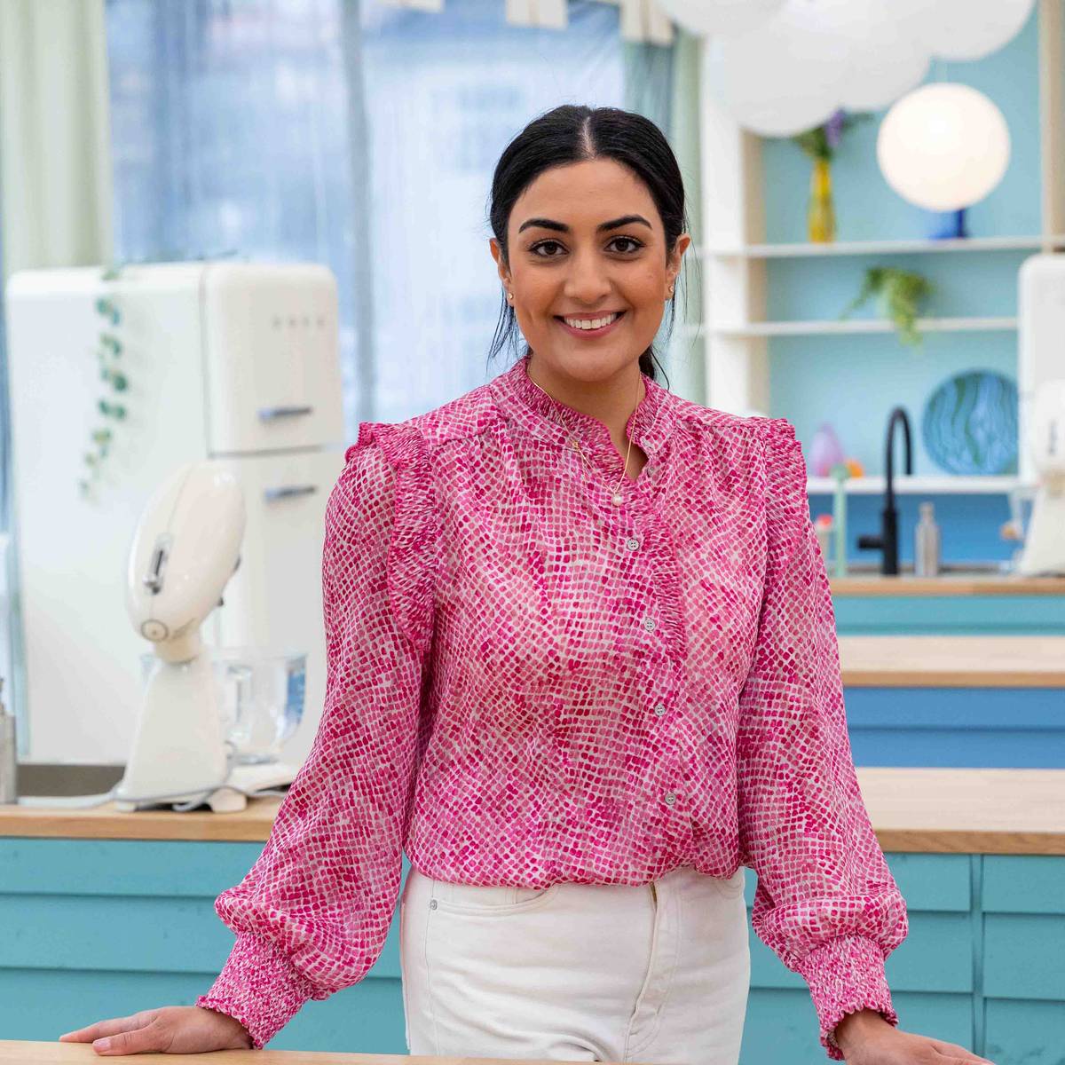 Bake­mesterskapet med Ulrikke Brandstorp på NRK – Programomtaler