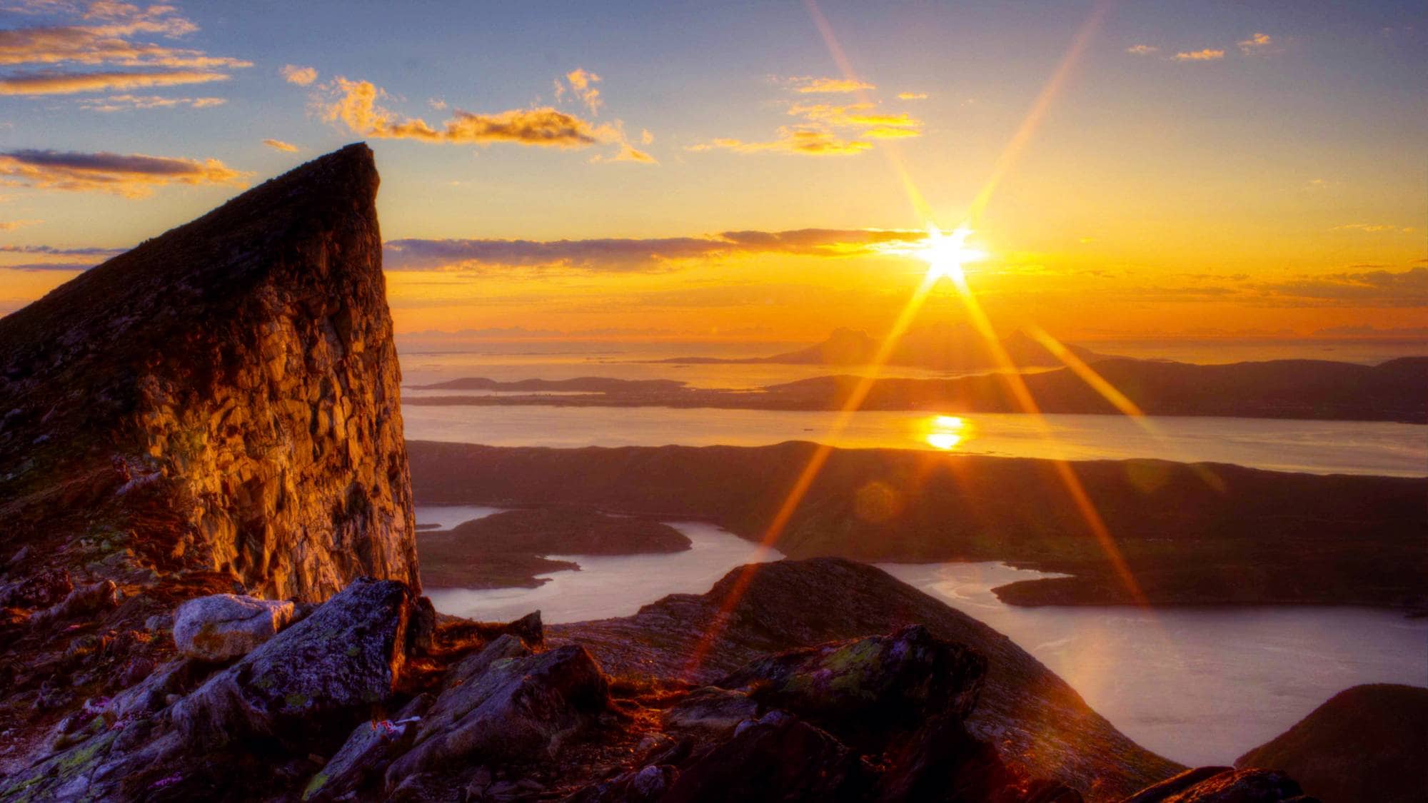 Siste glimt av midnattssol – NRK Nordland