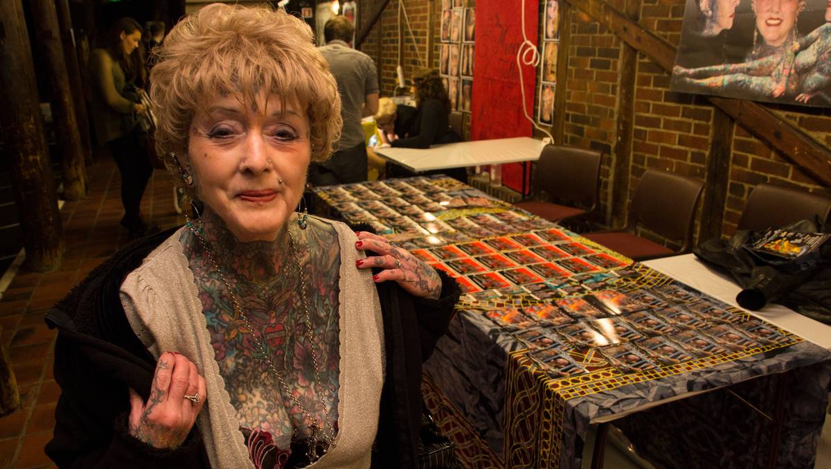 Tar første tatovering som 65-åring – NRK Rogaland – Lokale nyheter, TV ...