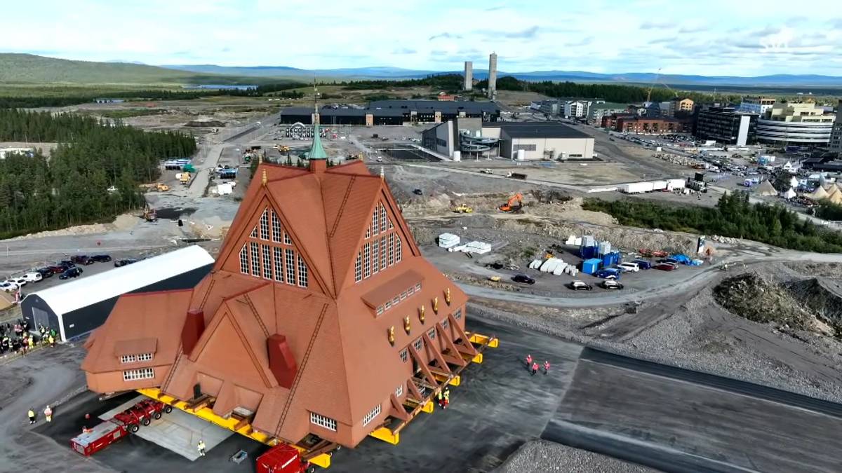 Kiruna kirke er på plass etter to dagers flytting – NRK Sápmi - samiske ...