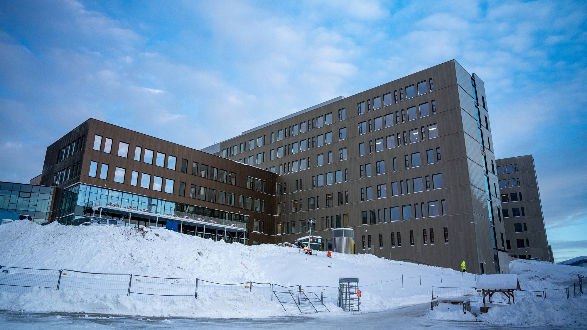 Sjukehusene i Molde og Kristiansund skal samles på SNR Hjelset – NRK Møre og Romsdal – Lokale ...