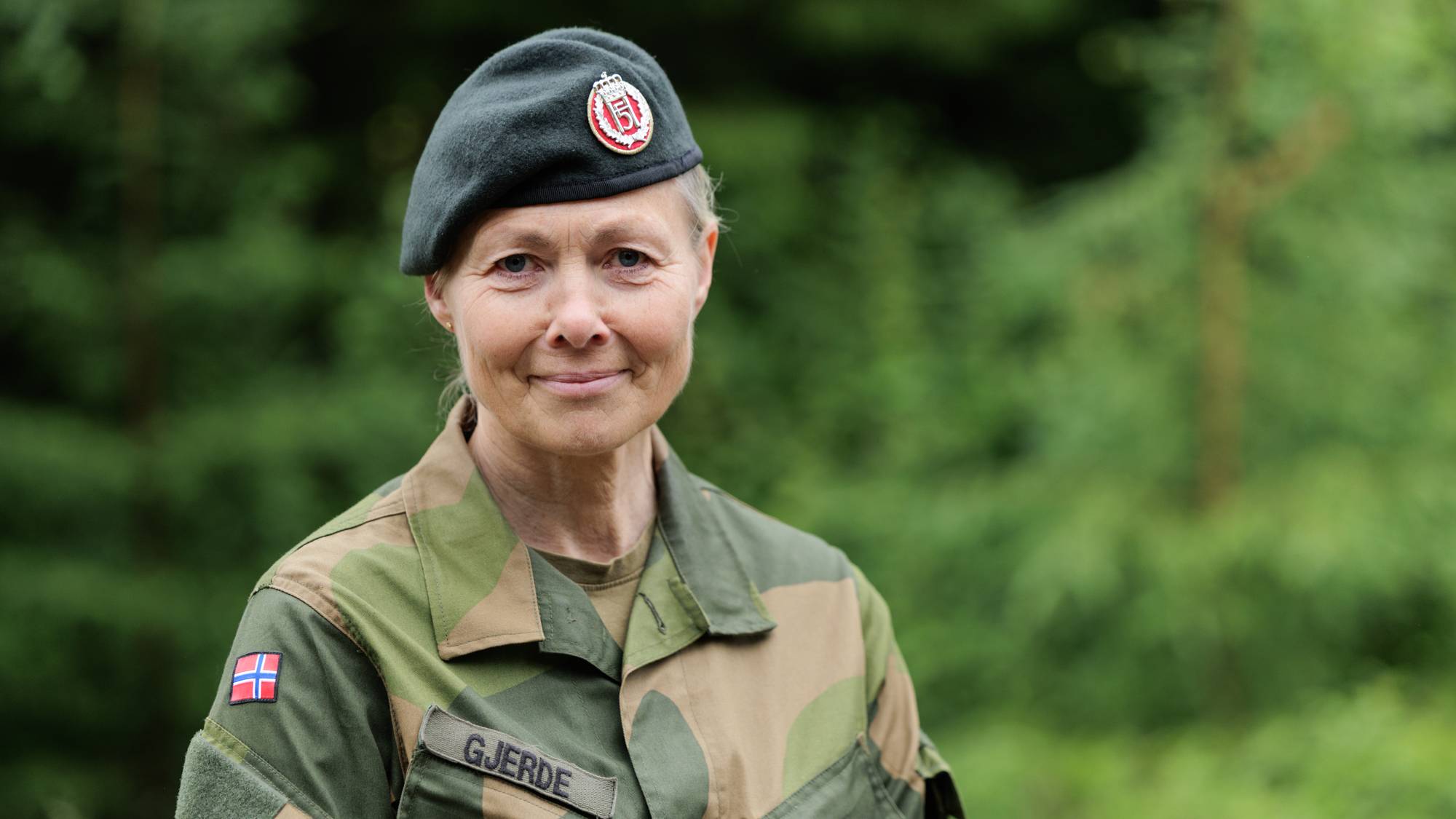 Kvinner slutter i forsvaret – forsvaret tyr til kreative metoder – NRK ...