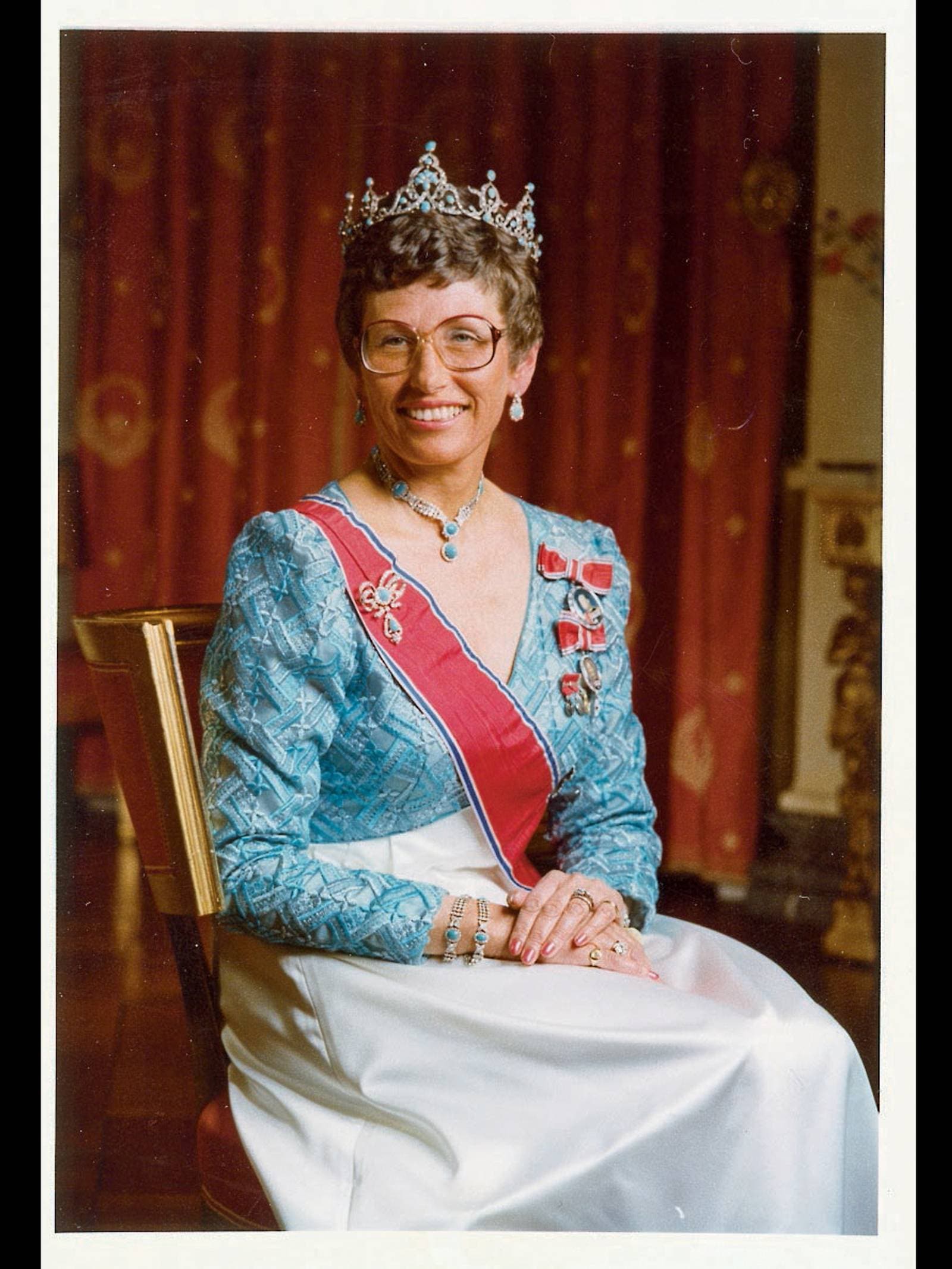 Ny kongebok med unike bilder – NRK Kultur og underholdning