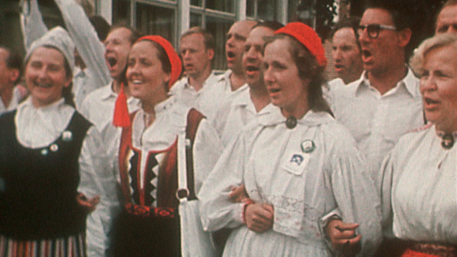 Folkloreshow eller folkelig tradisjon? - NRK TV