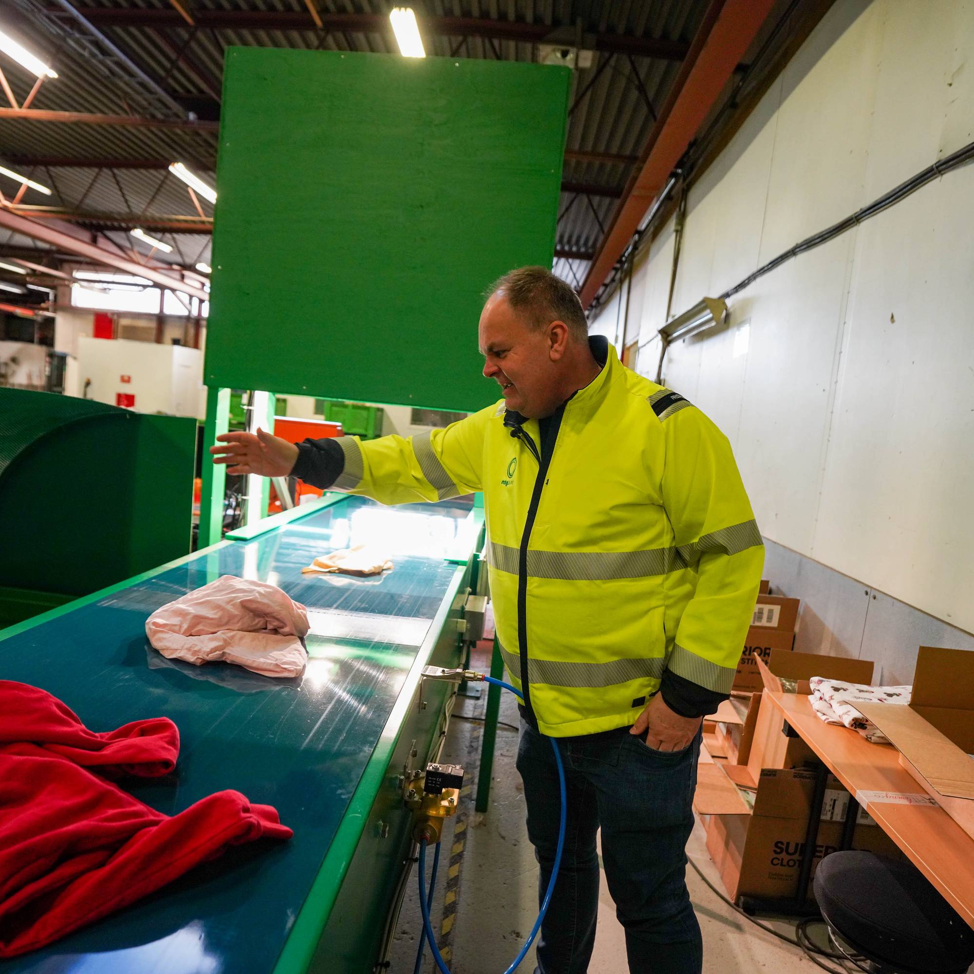 Nå kan du ikke lenger kaste tekstiler i restavfallet – NRK Vestfold og Telemark – Lokale nyheter ...