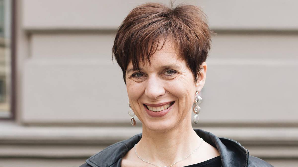 Anmeldelse: «Oppskrift mot ånder som knuser ting» av Tyra Teodora ...