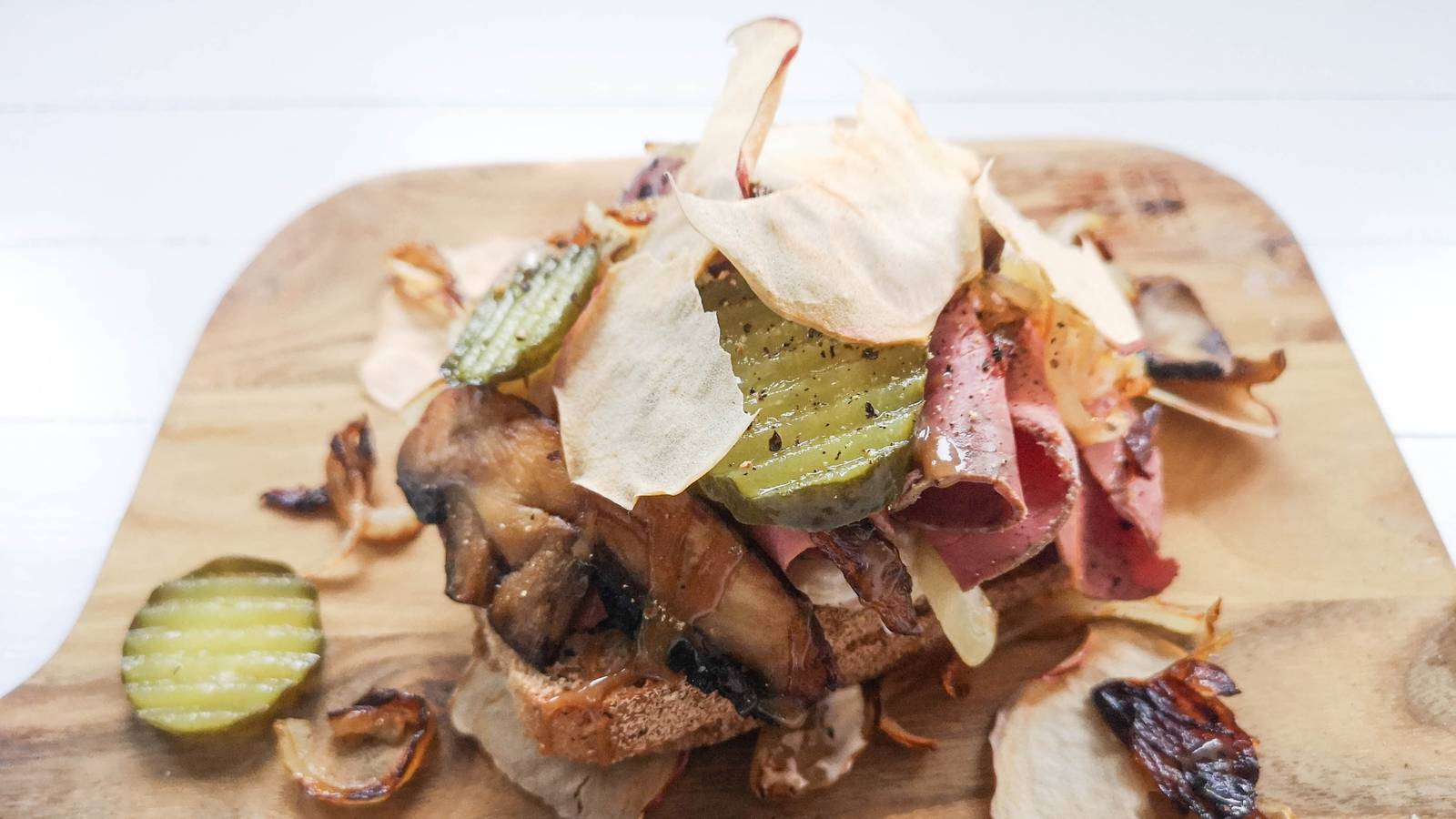 Raus høstblings med roastbiff – NRK Mat – Oppskrifter og inspirasjon