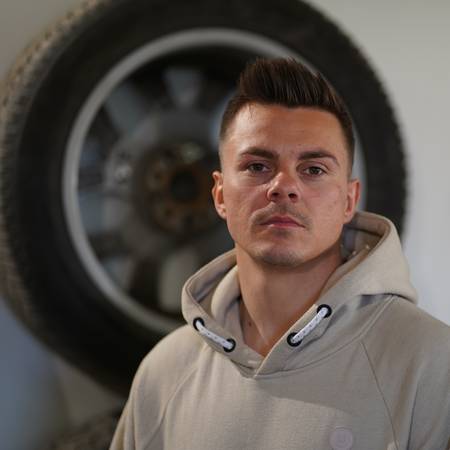 Kevin Boine (29) almmuha lávlaga psyhkalaš dearvvašvuođa birra – NRK ...