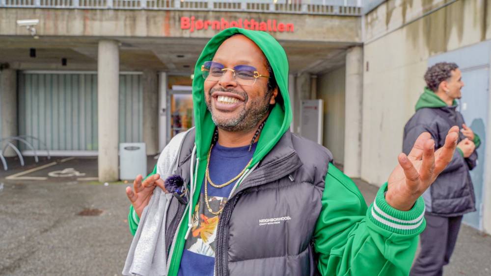 Yosef Wolde Mariam om Flus: – Inspirert av ei tid eg vaks opp i – NRK ...