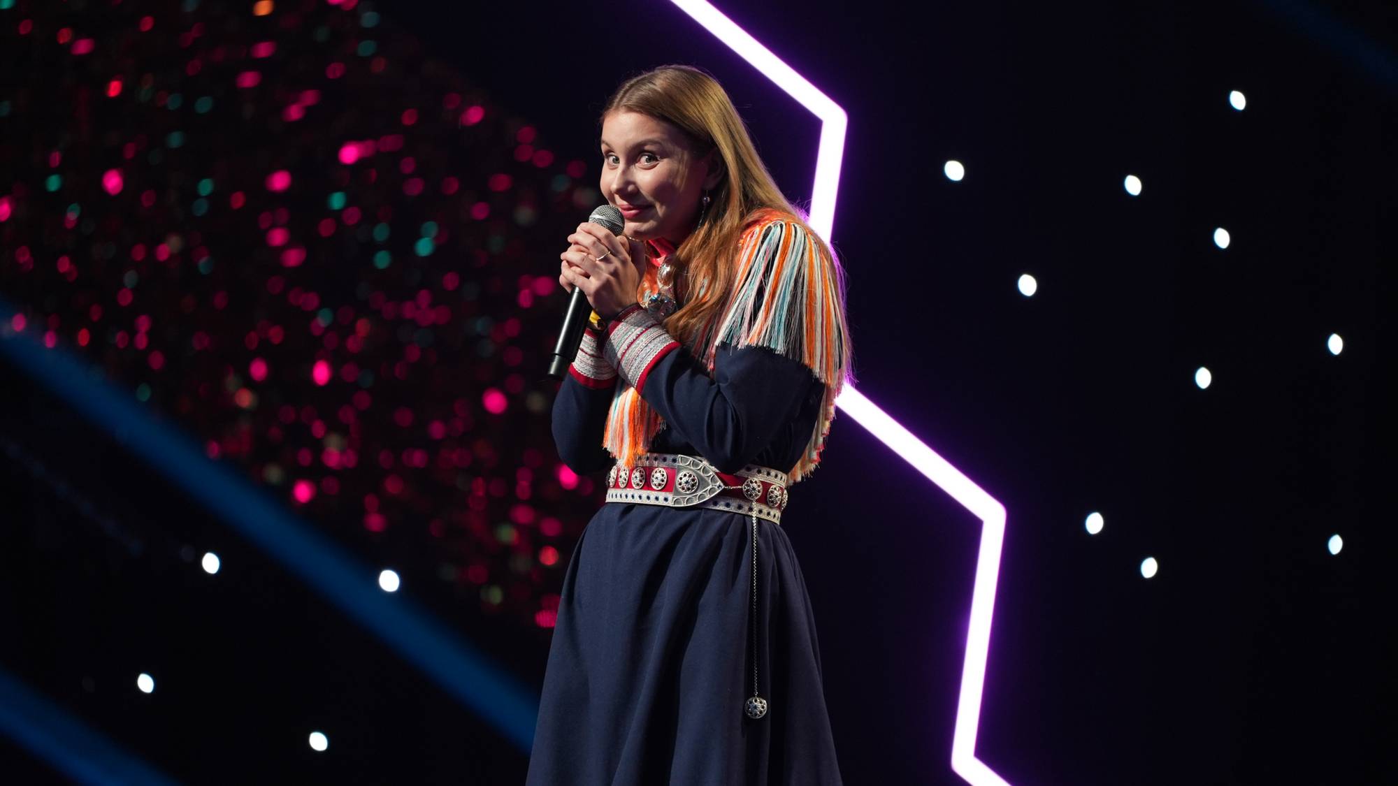 Ella Marie Hætta Isaksen får årets Áillohaš-pris – NRK Sápmi - samiske ...