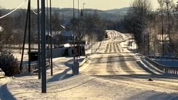 Holder riksvei 4 stengt – NRK Innlandet – Lokale nyheter, TV og radio