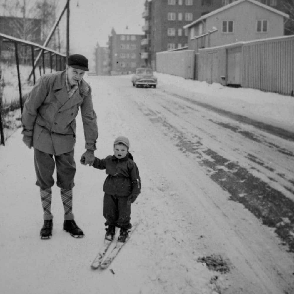 Anmeldelse: «Fars rygg» av Niels Fredrik Dahl – Anmeldelser og anbefalinger
