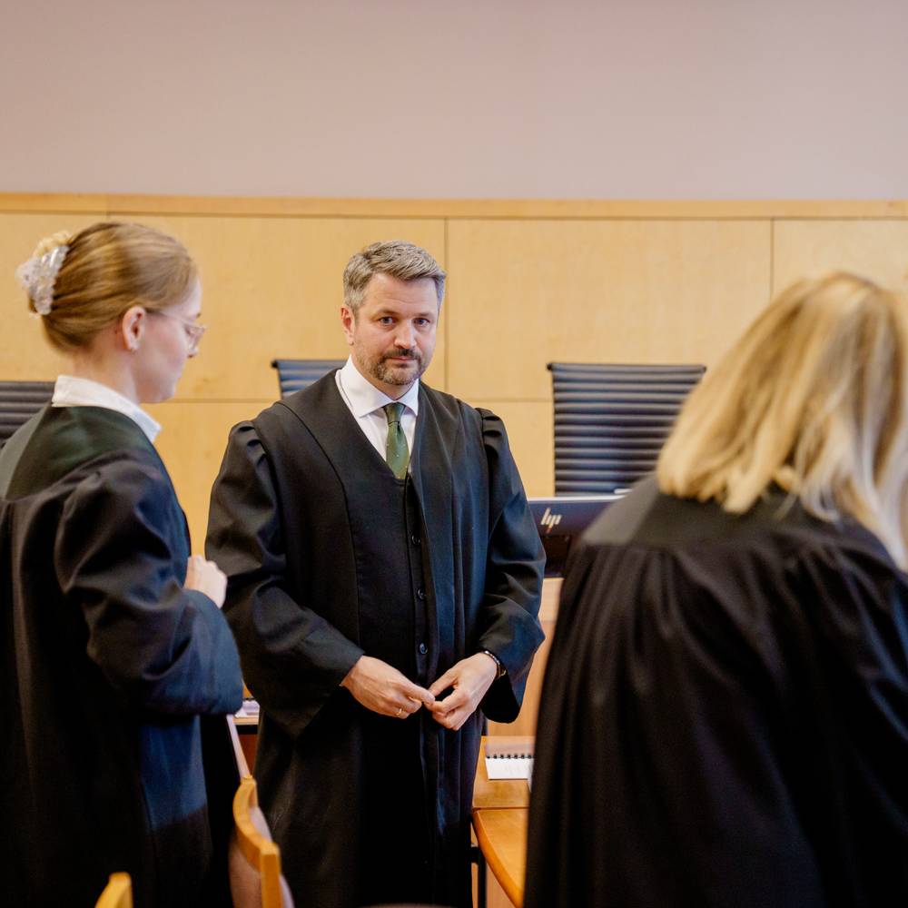 Drapstiltalt kvinne i 40-årene i Løten forklarer seg i retten – NRK ...