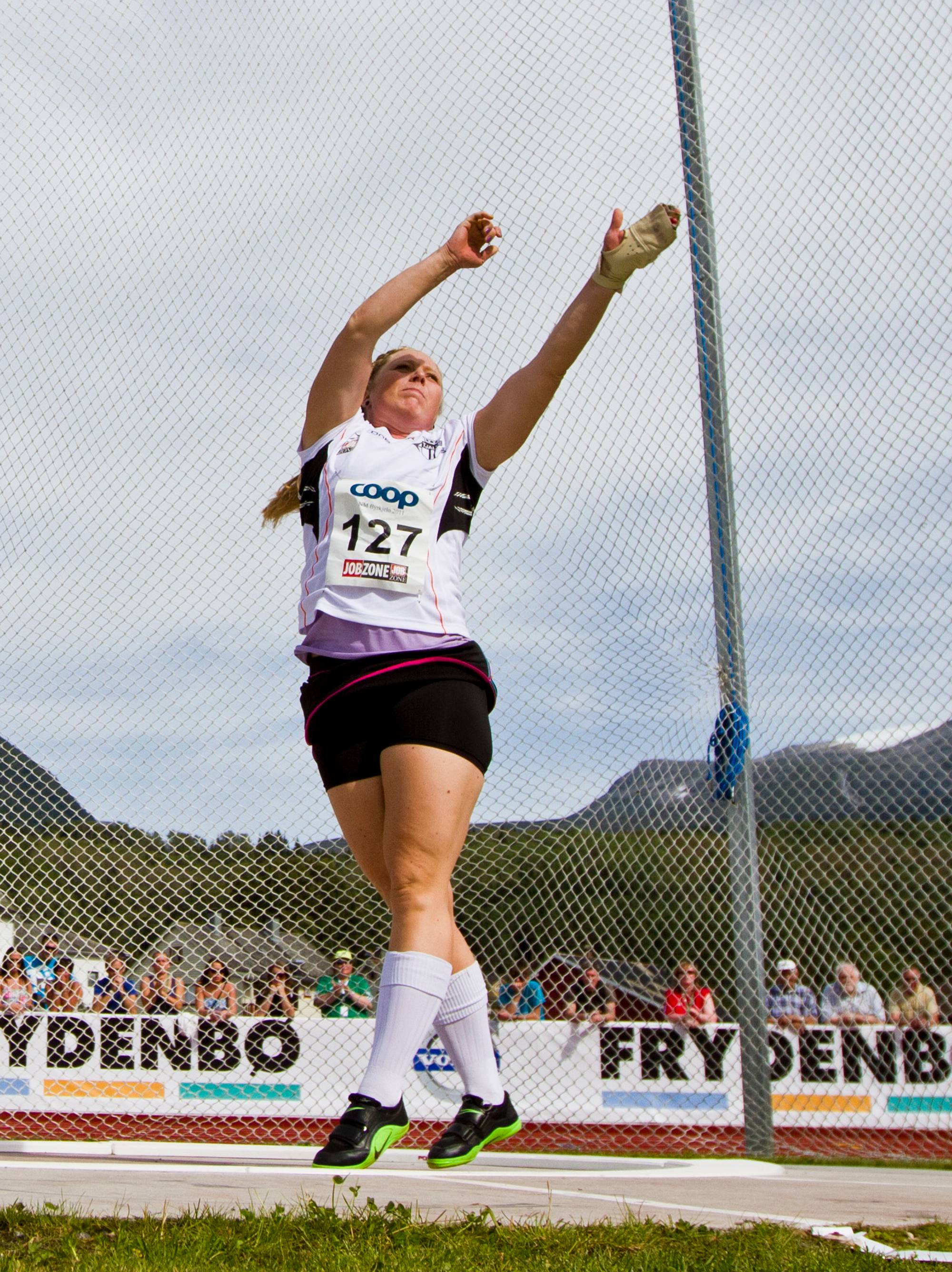 Mona Holm satte nordisk rekord – NRK Sport – Sportsnyheter, resultater ...