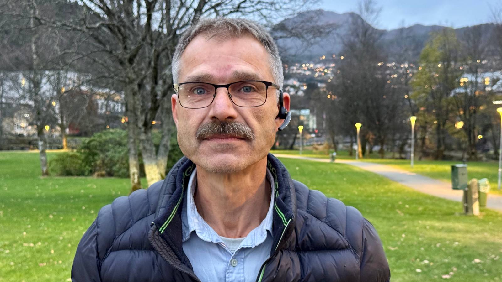 Krise i Lavik og Vadheim: Alle brannmannskap seier opp – NRK Vestland