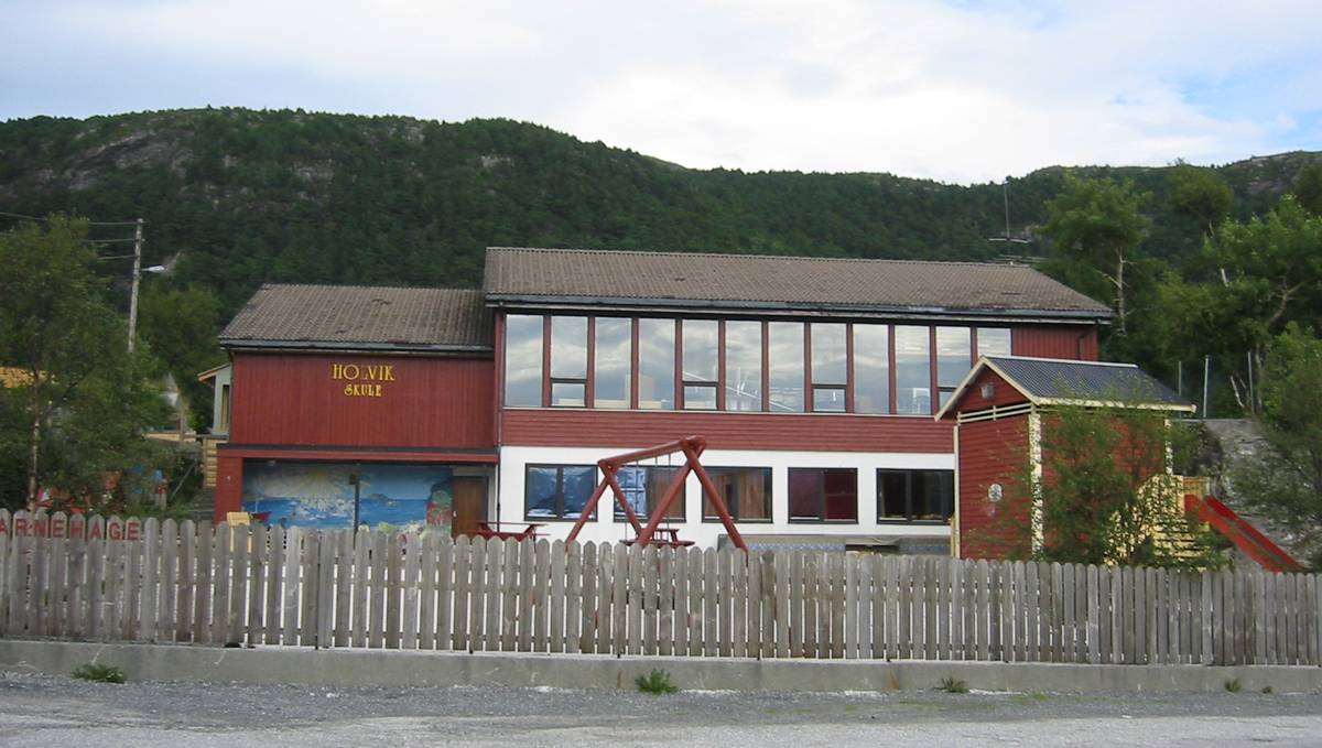 Vil legge ned to skular – NRK Vestland