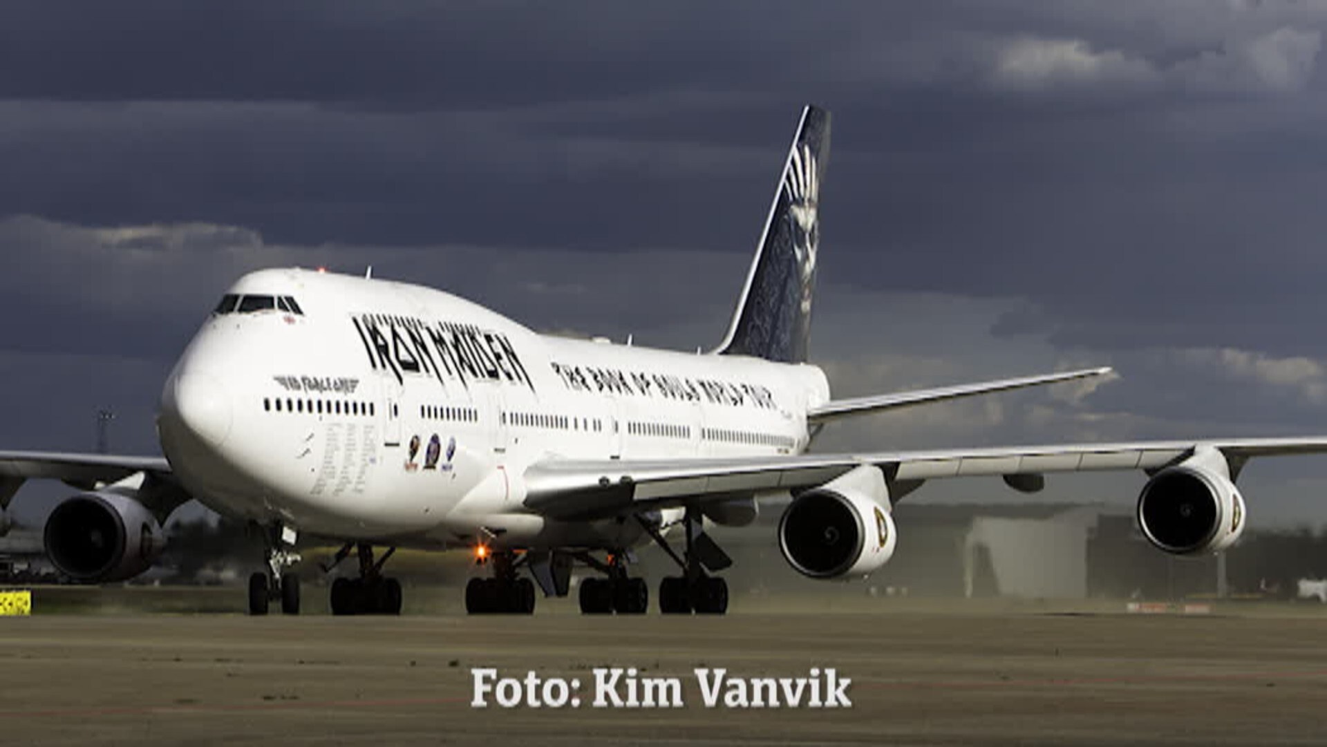 Har tatt 100.000 bilder av fly – NRK