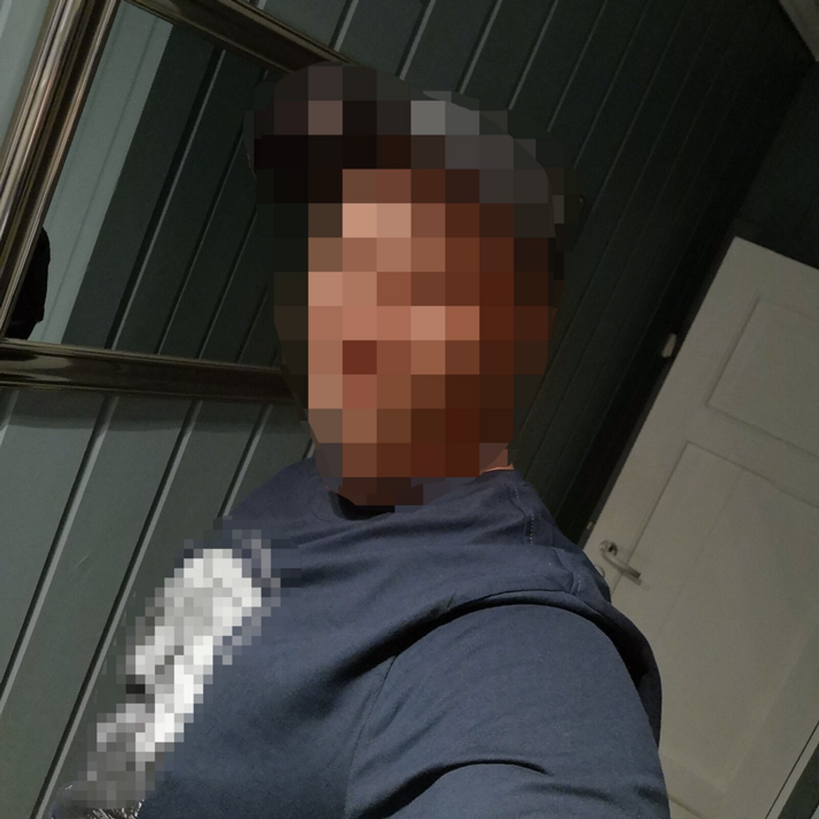 Drapstiltalt mann sier han sprutet væske på kjæresten: – Trodde det var vann – NRK Vestfold og ...