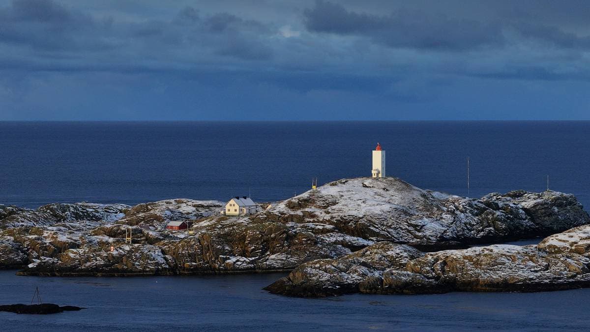 Utbedrer Fruholmen fyr for 2,17 millioner – NRK Troms og Finnmark