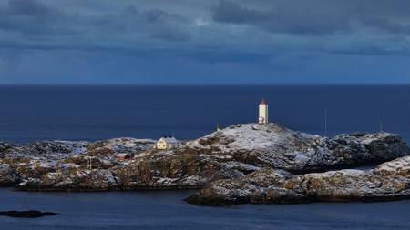 Utbedrer Fruholmen fyr for 2,17 millioner – NRK Troms og Finnmark