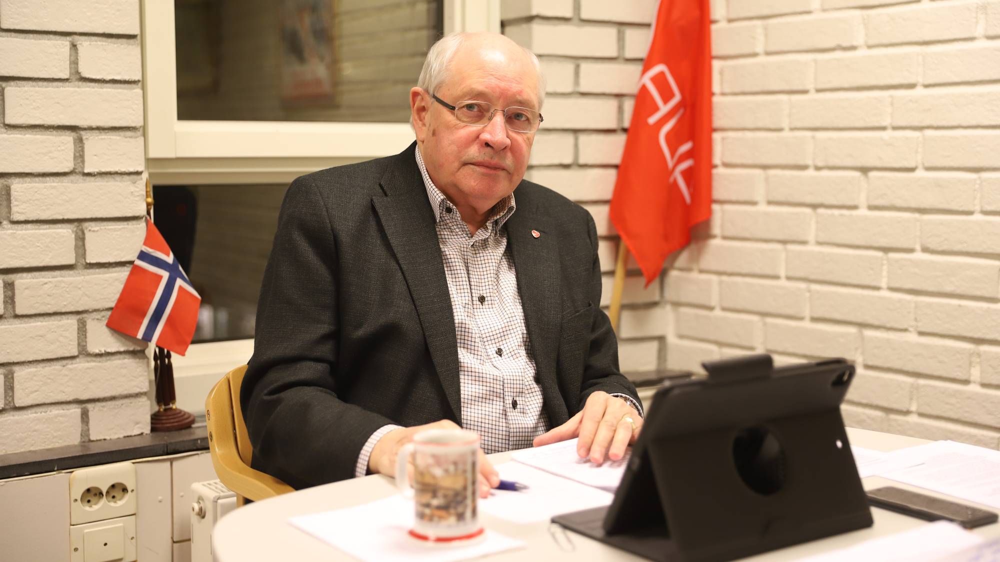 Martin Kolberg gir seg i Arbeiderpartiet etter 48 år i politikken – NRK ...