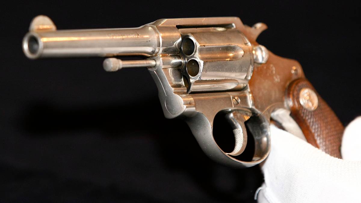 No kan du kjøpe Capone-revolver – NRK Kultur og underholdning