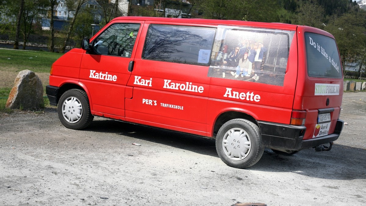 Sette fyr på russebil – NRK Vestland