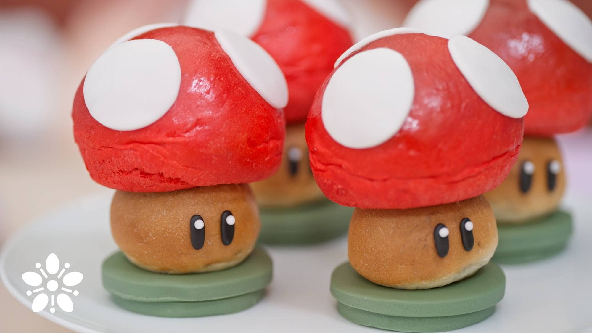 Super Mario bolle pyntet som mario­soppen Toad – NRK Mat – Oppskrifter og inspirasjon