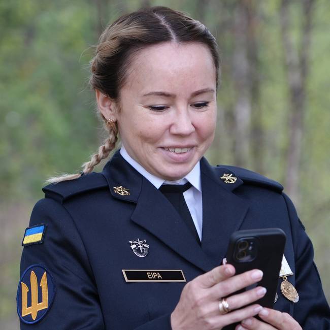 Sandra Andersen Eira (38) er gravid og fremmedkriger i Ukraina – NRK Sápmi