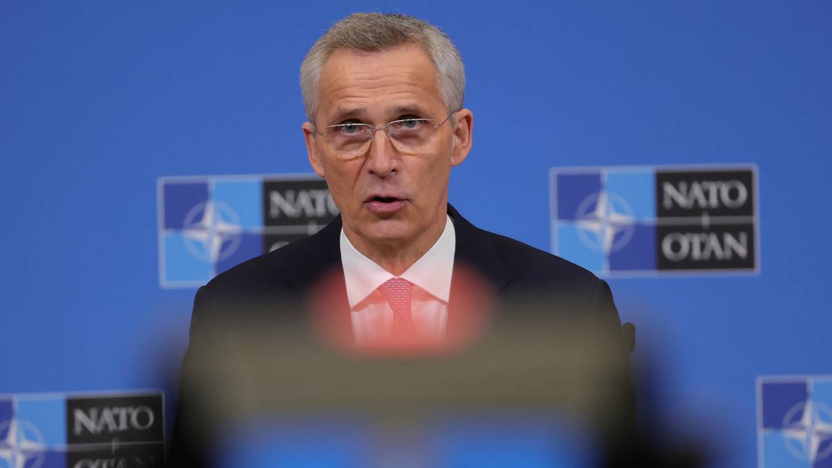 Stoltenberg: Nato skal øke sine ammunisjonslagre – Siste nytt – NRK