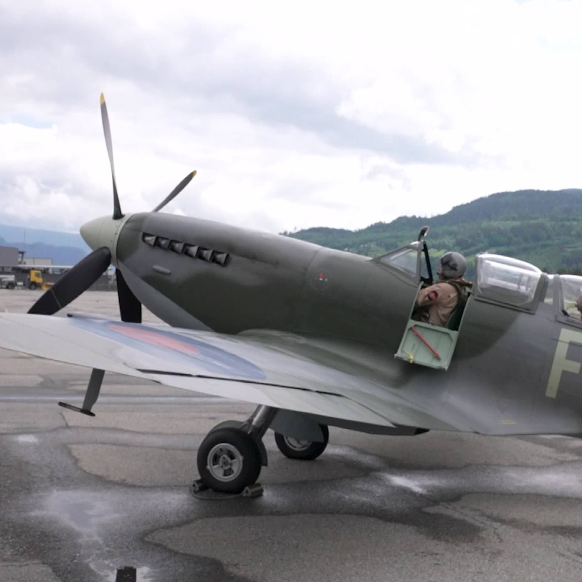 Spitfire jagerfly fra 1943 vekker oppsikt internasjonalt – NRK Vestfold ...