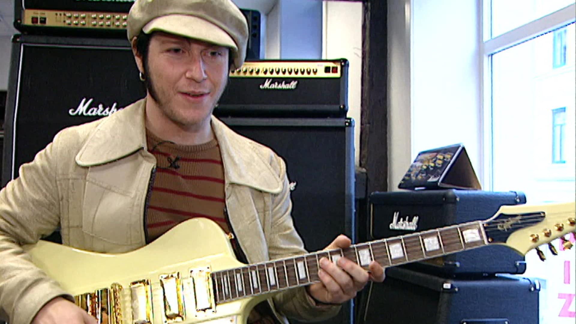 Vidar Busk - reiseleder i musikk - NRK TV