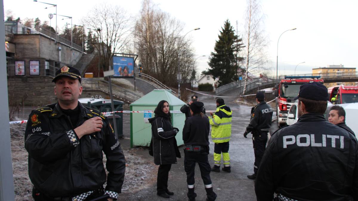 Hellerud t-banestasjon sperret av – Siste nytt – NRK