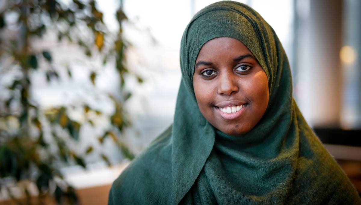 Sumaya Jirde Ali med ny jobb: – Sprekker av stolthet – NRK Nordland