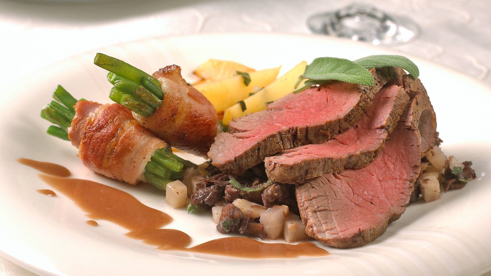 Helstekt indrefilet – NRK Mat – Oppskrifter og inspirasjon