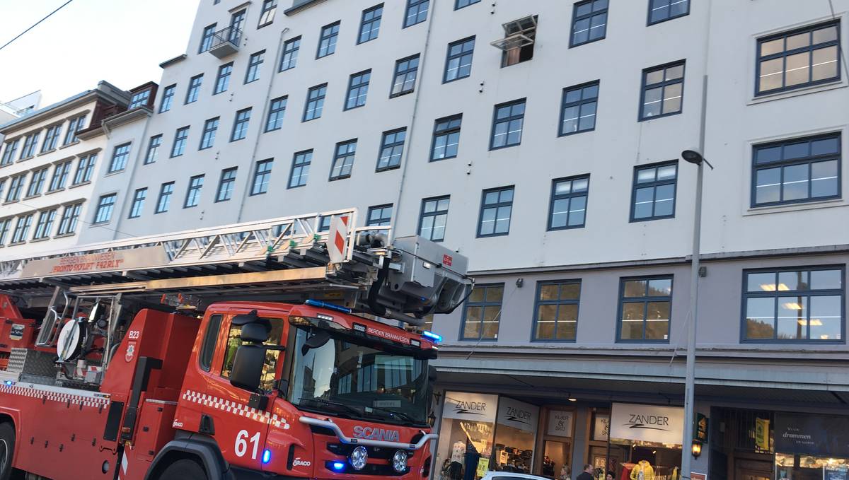 Strandkaien stengd for trafikk – NRK Vestland