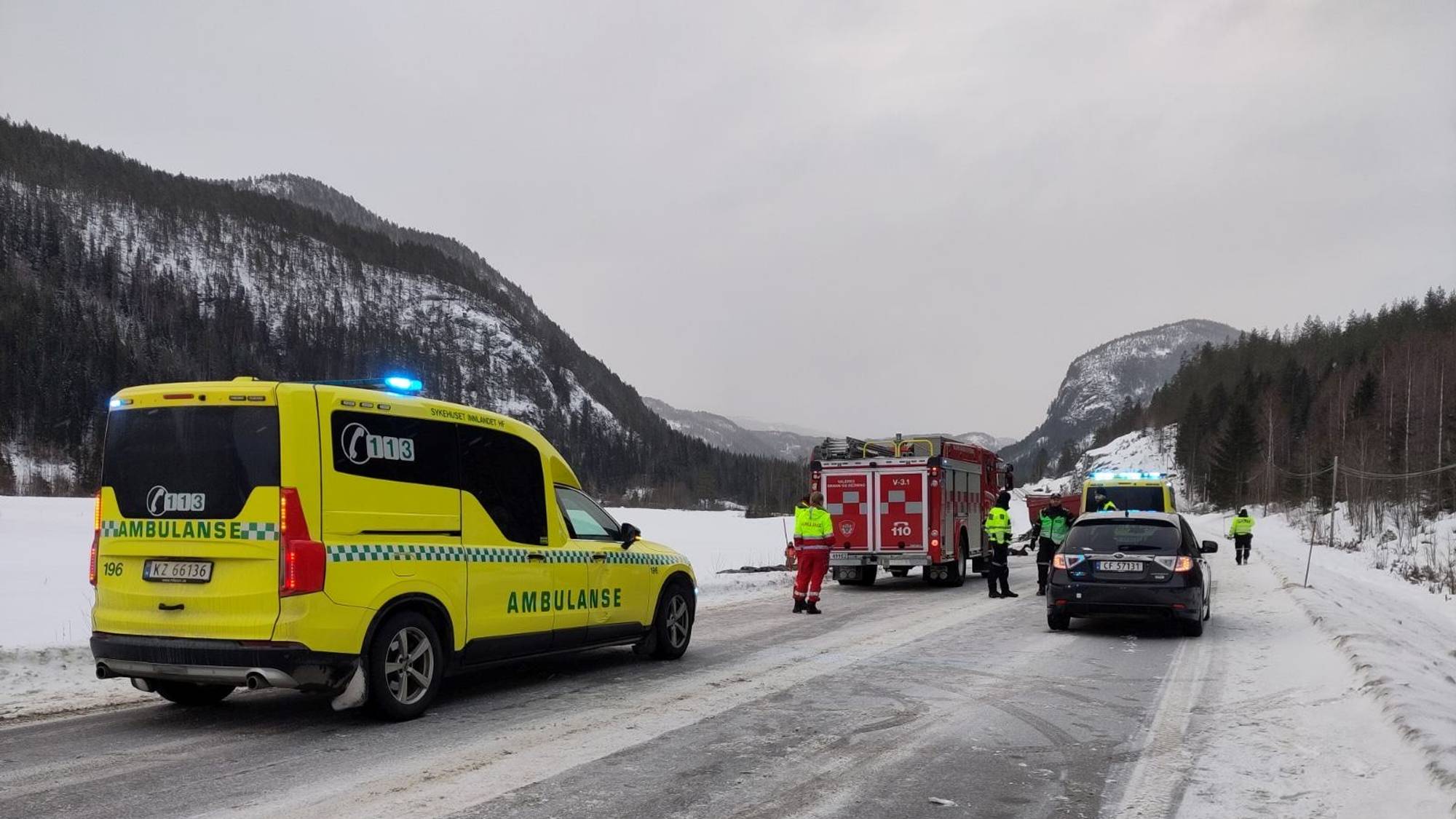 Kvinne I 70 årene Omkom I Trafikkulykke På E16 Sør For Bagn Nrk
