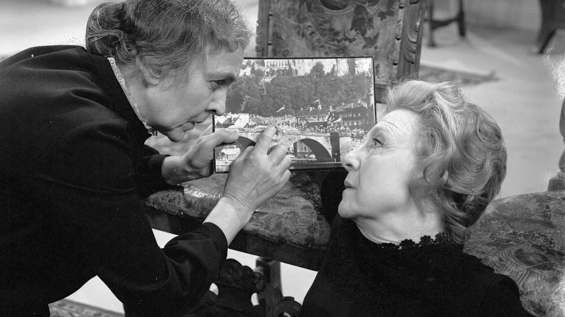 Fjernsynsteatret - NRK TV