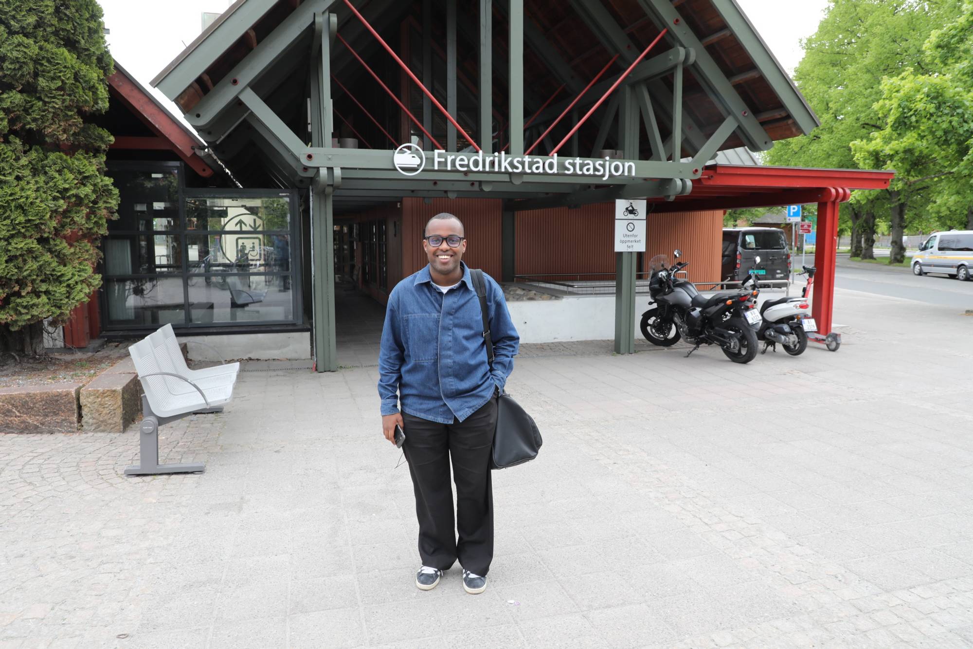 Hashim Abdi (20) kan bli historisk: Utfordrer eget parti – NRK Østfold ...